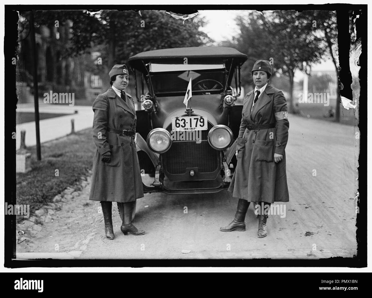 BLOOMBURG, MRS. MENDUM. RED CROSS MOTOR CORPS Stock Photo - Alamy