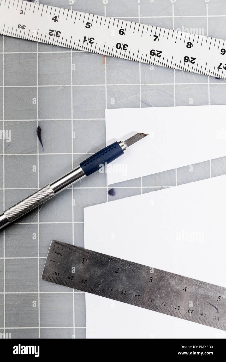 Cutting mat ruler hi-res stock photography and images - Alamy