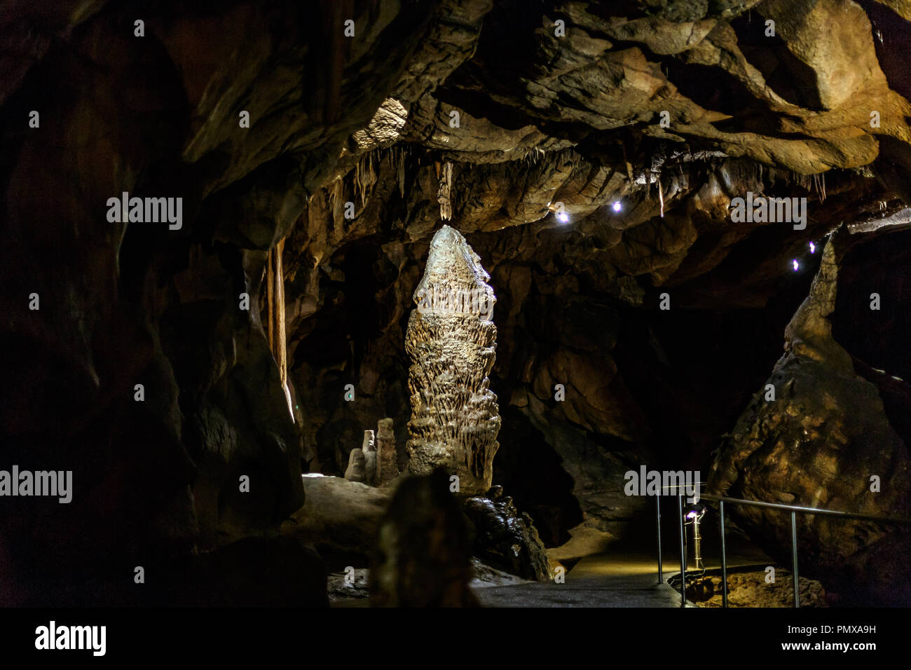 Stalactite cavern hi-res stock photography and images - Alamy