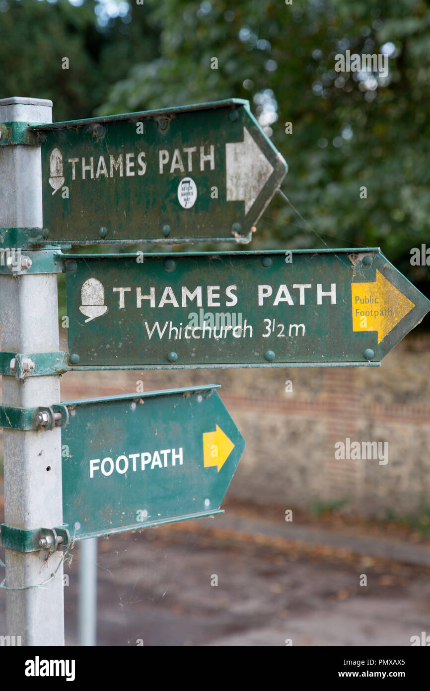 Goring sign hi-res stock photography and images - Alamy