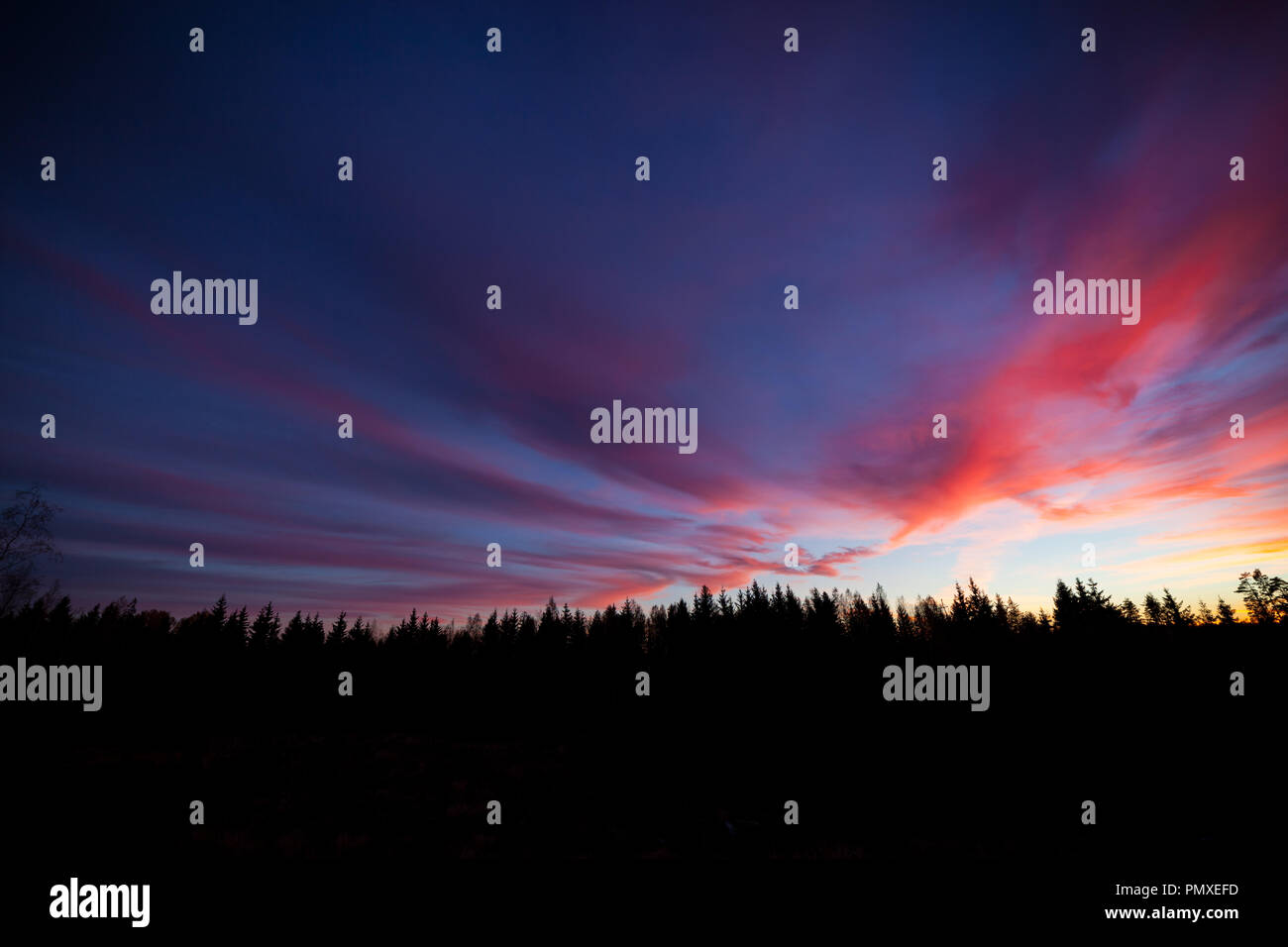 Vibrant sunset clouds hi-res stock photography and images - Alamy