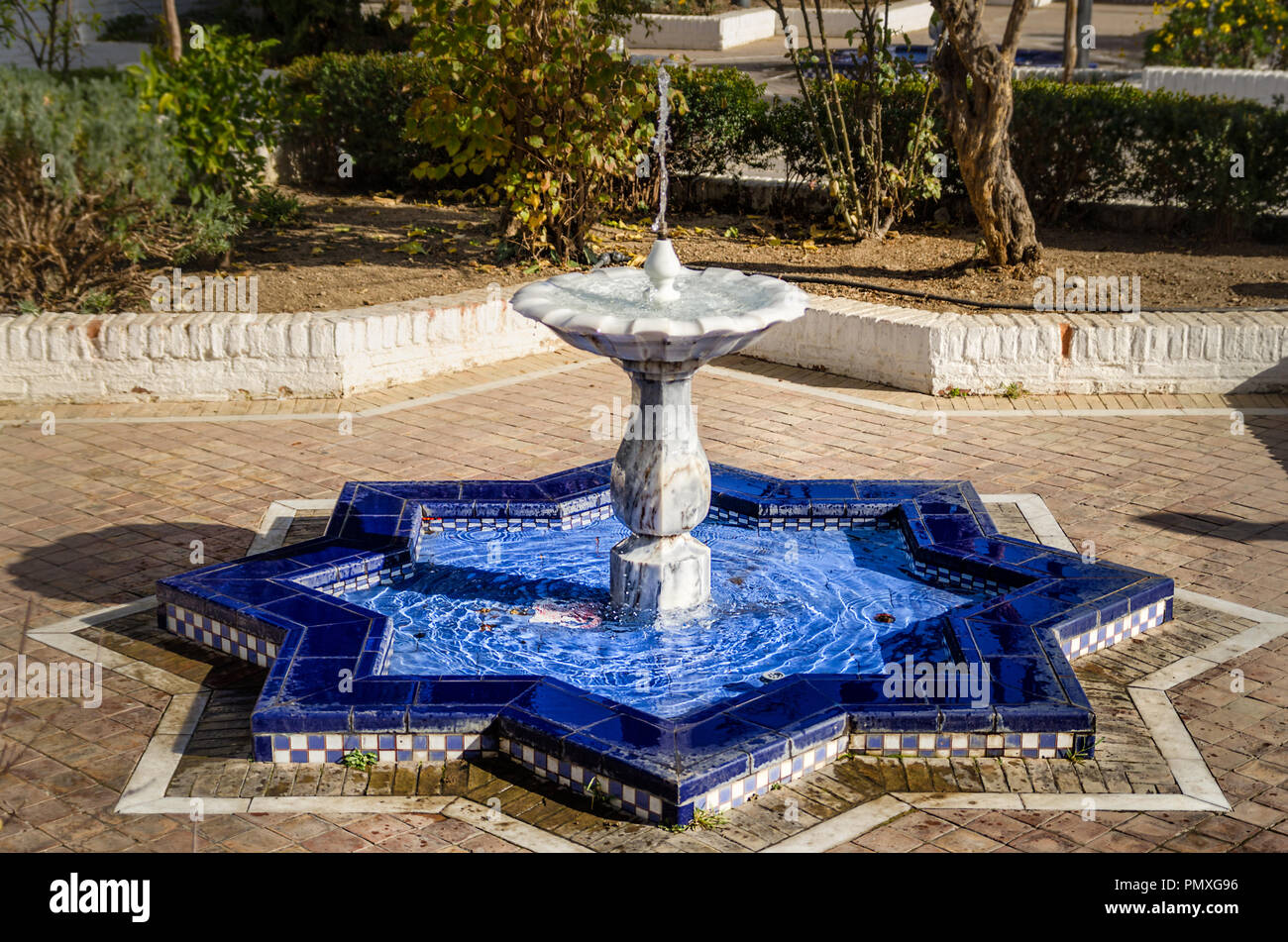 Fountain of the Great Mosque of Granada Stock Photo - Alamy