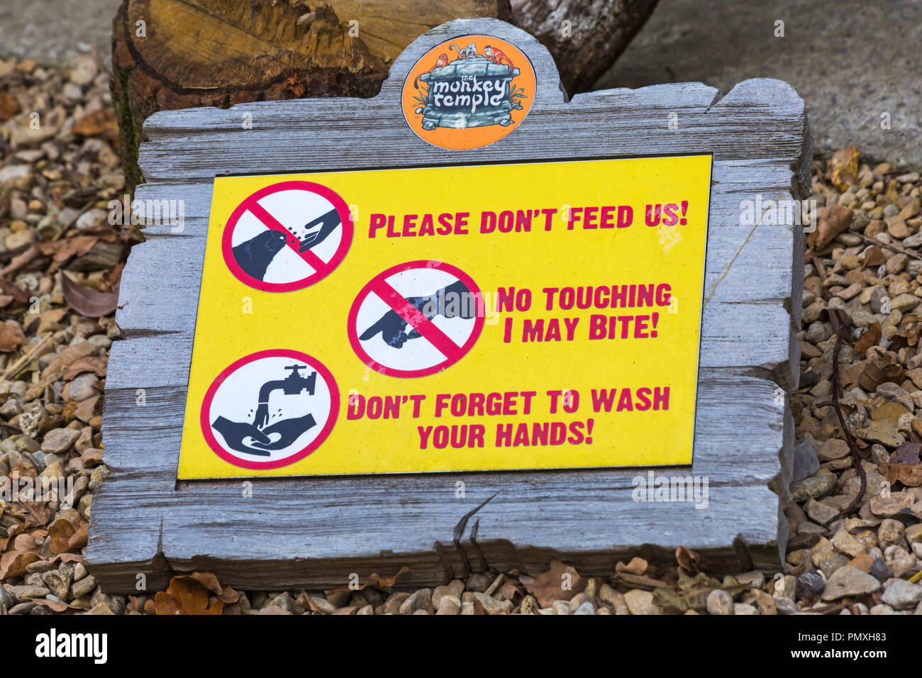 Please wash your hands hi-res stock photography and images - Alamy