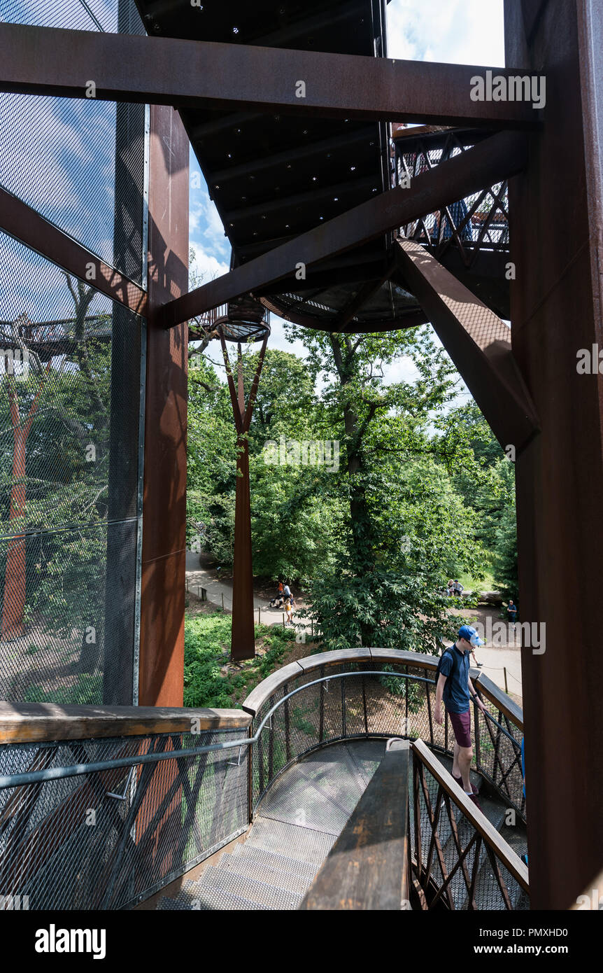 Tree Top Walkway - Kew Gardens Stock Photo - Alamy