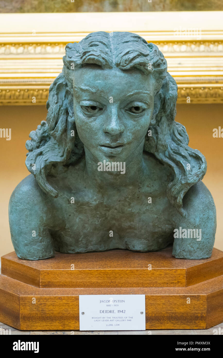 Bronze statue detail bust hi-res stock photography and images - Alamy
