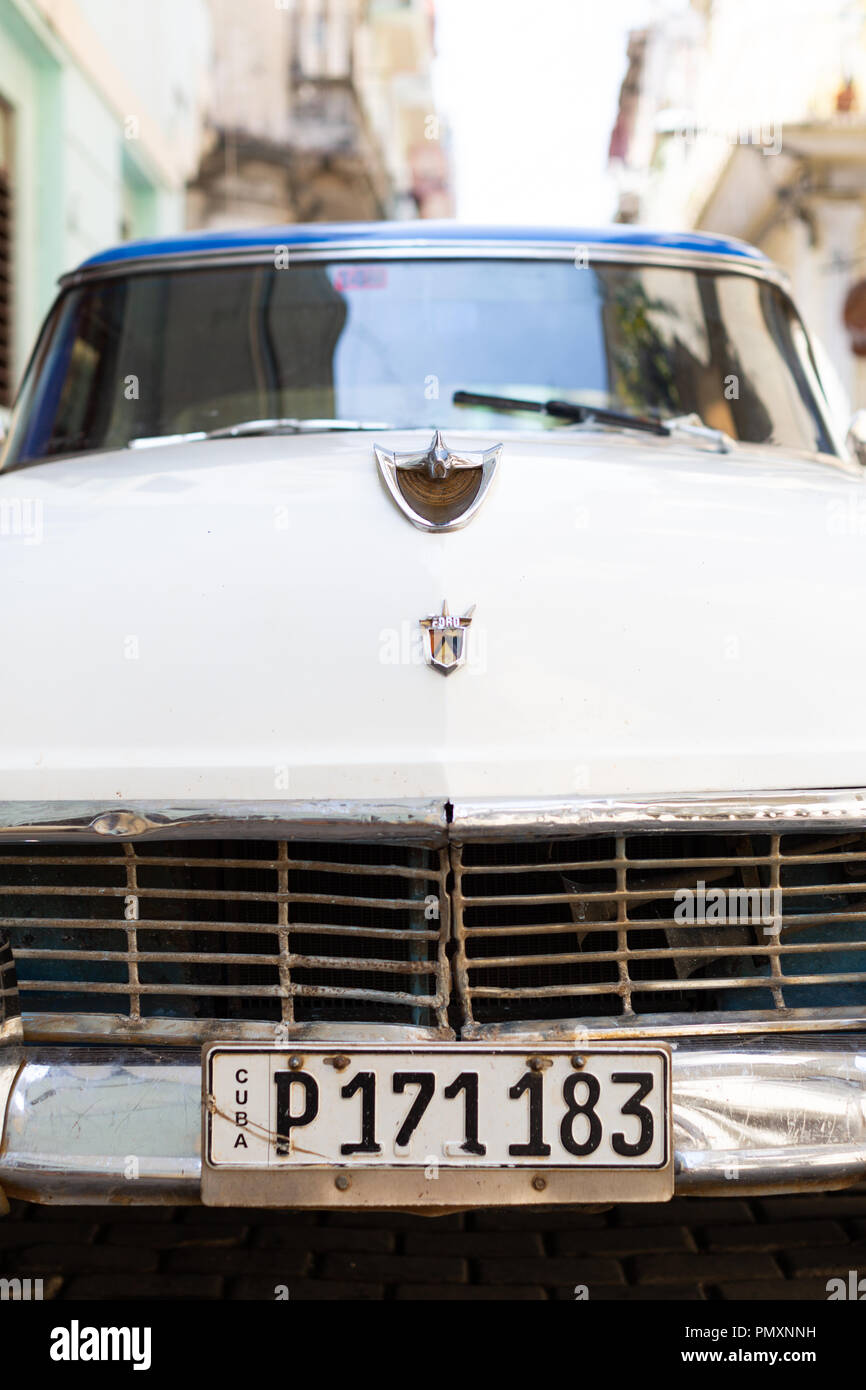 Classic car street scene, Havana, Cuba Stock Photo - Alamy