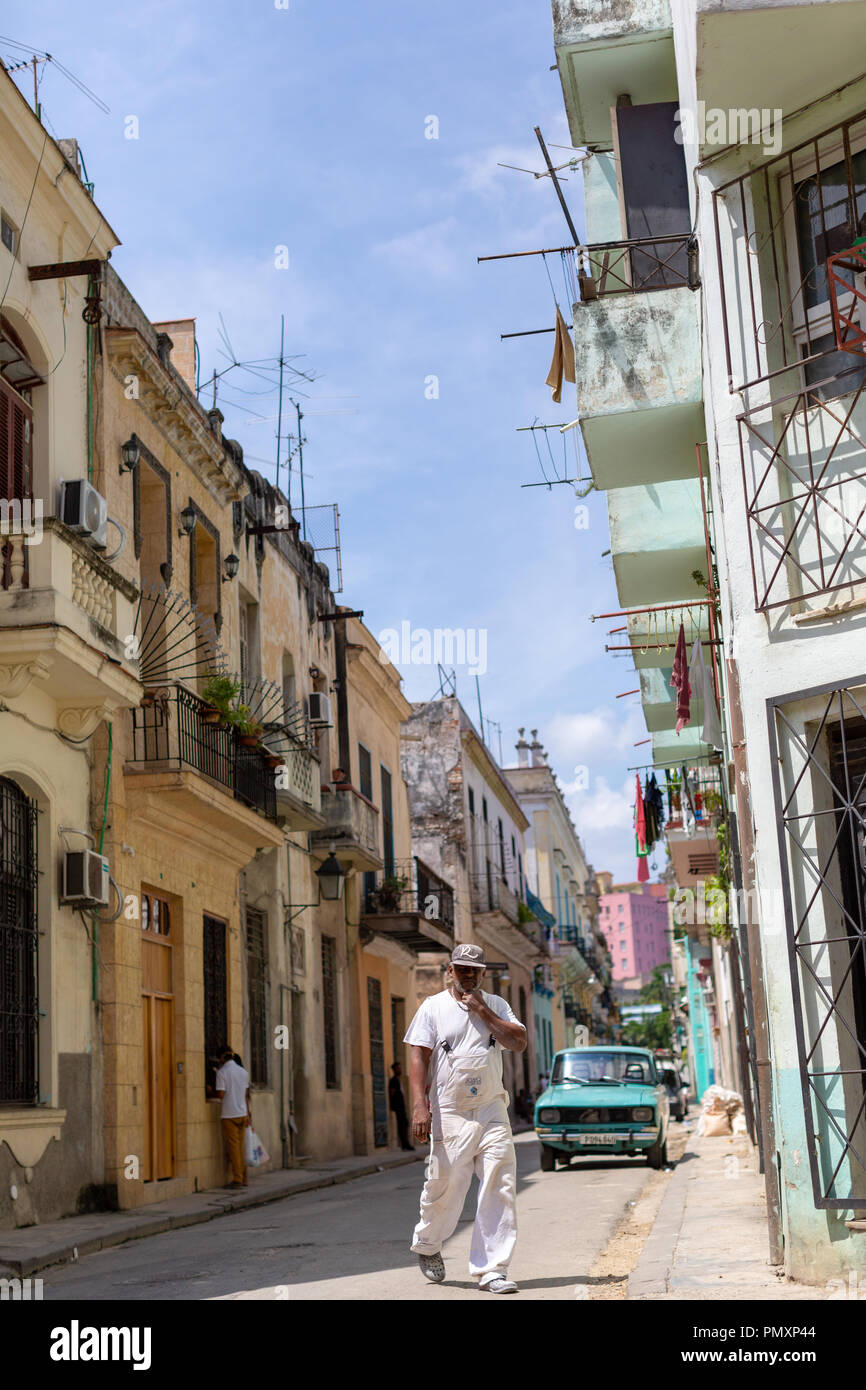 street scene, Havana, Cuba Stock Photo - Alamy
