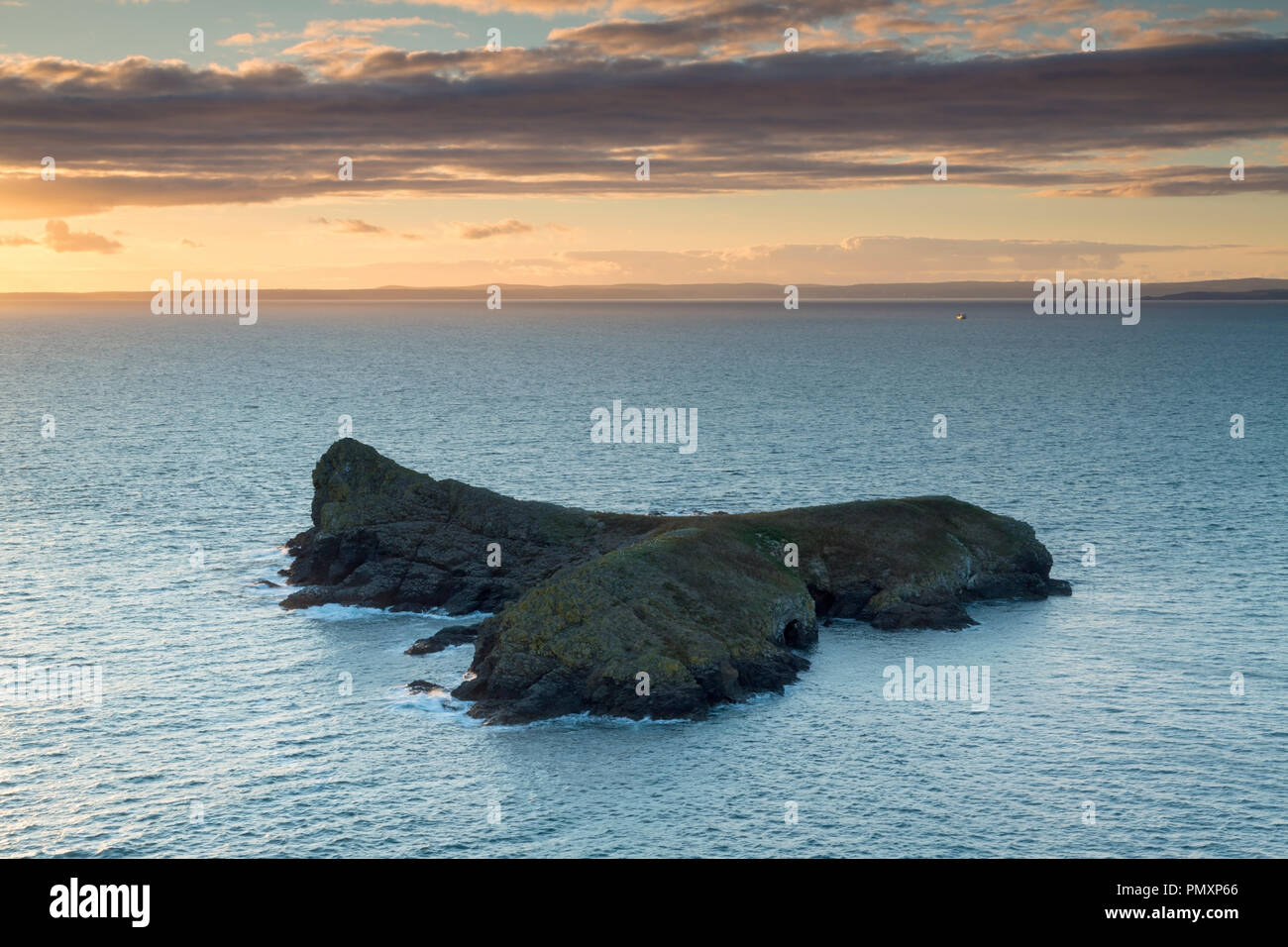 Mullion island hi-res stock photography and images - Alamy