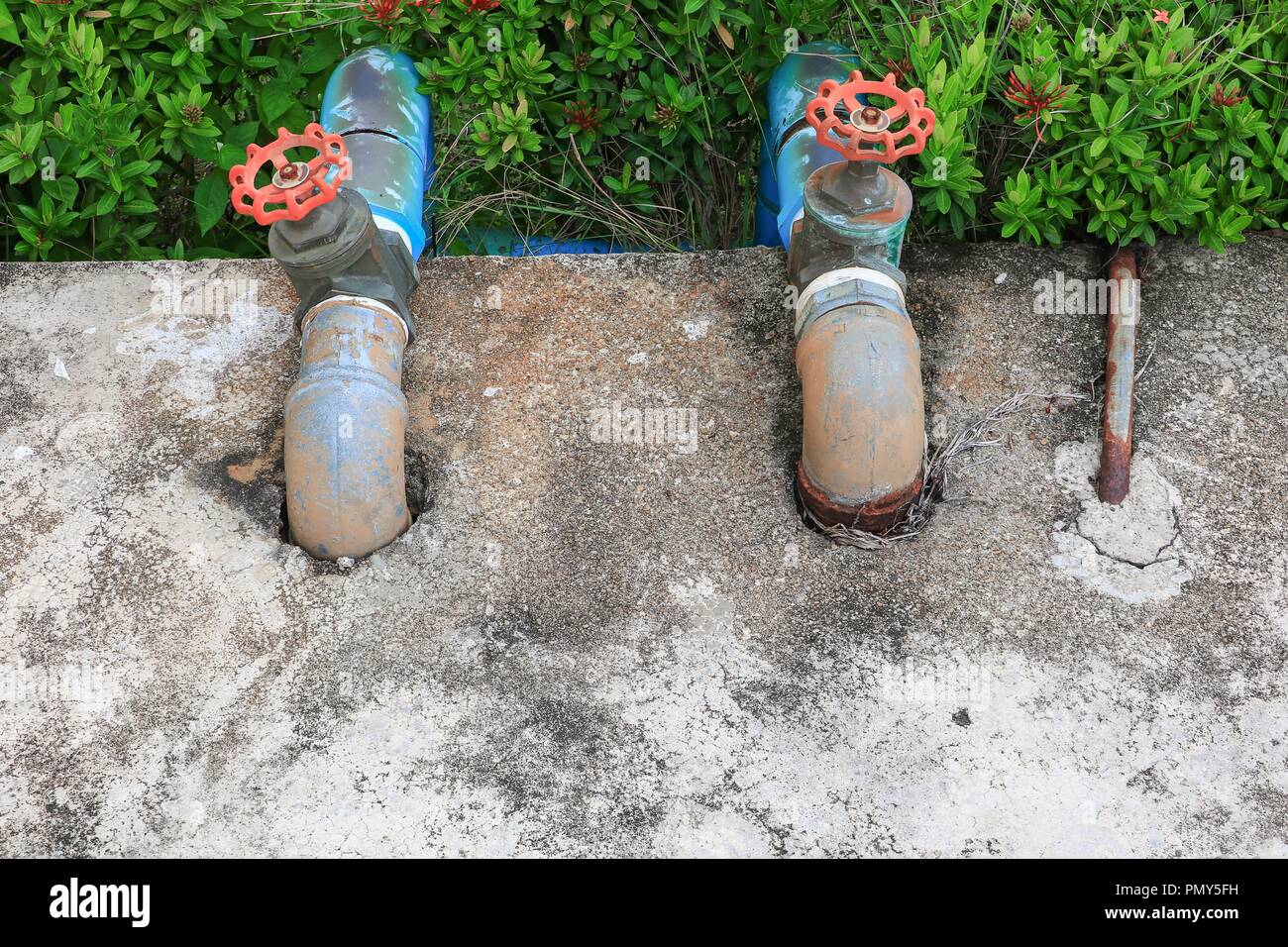 water valve plumbing steel rust old tap pipe with joint Stock Photo - Alamy
