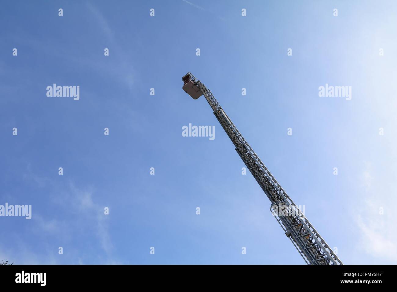 Assist crane hi-res stock photography and images - Alamy