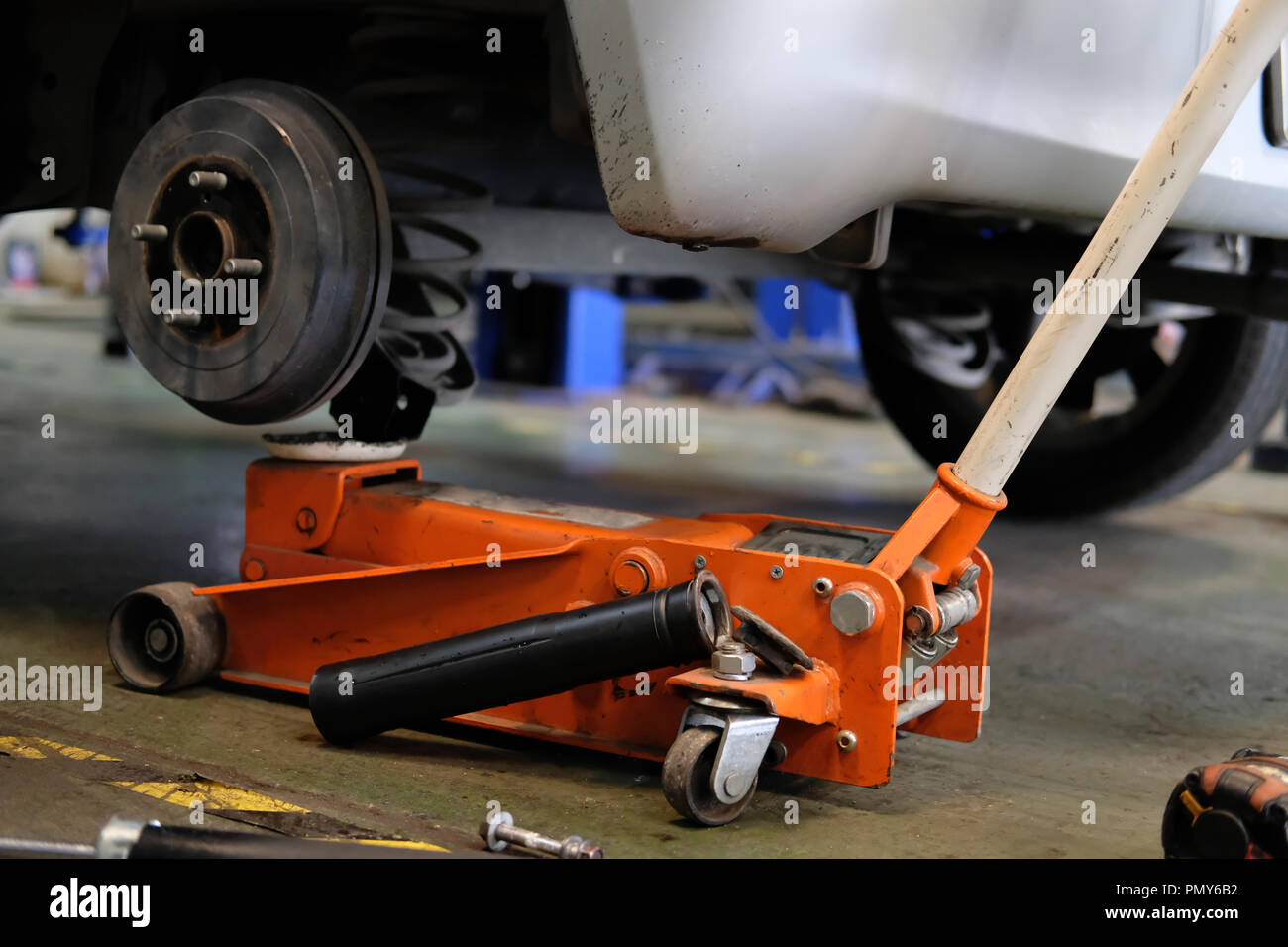 Lift axle hi-res stock photography and images - Alamy