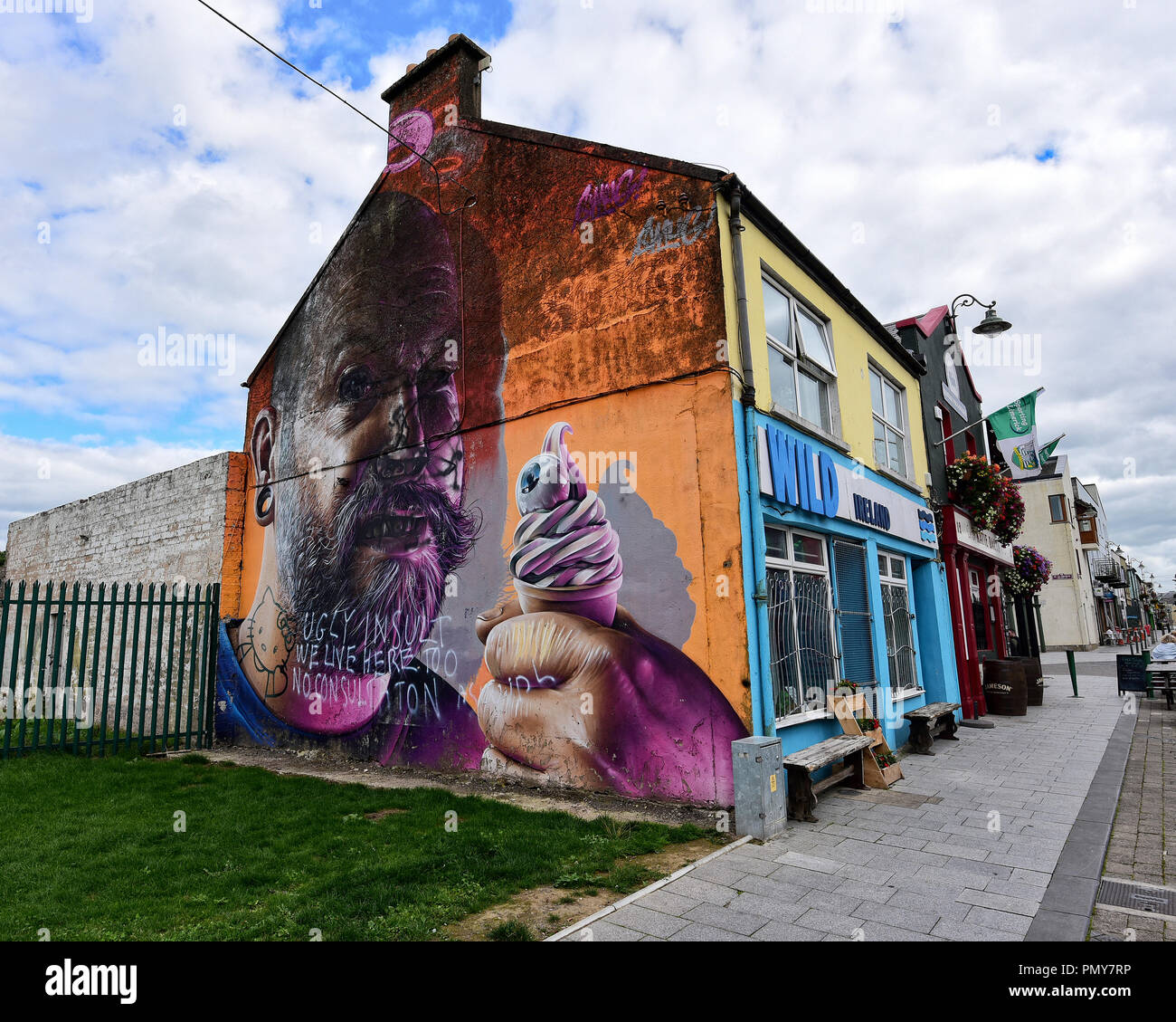Limerick street art hi-res stock photography and images - Alamy