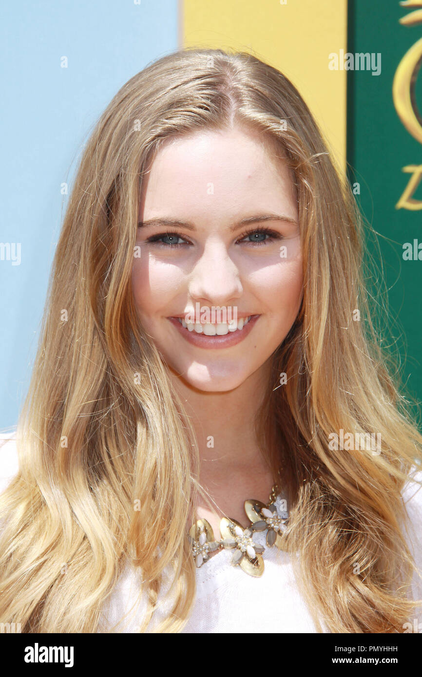 Ella Wahlestedt 05/03/2014 "Legends of Oz: Dorothy's Return" Premiere ...