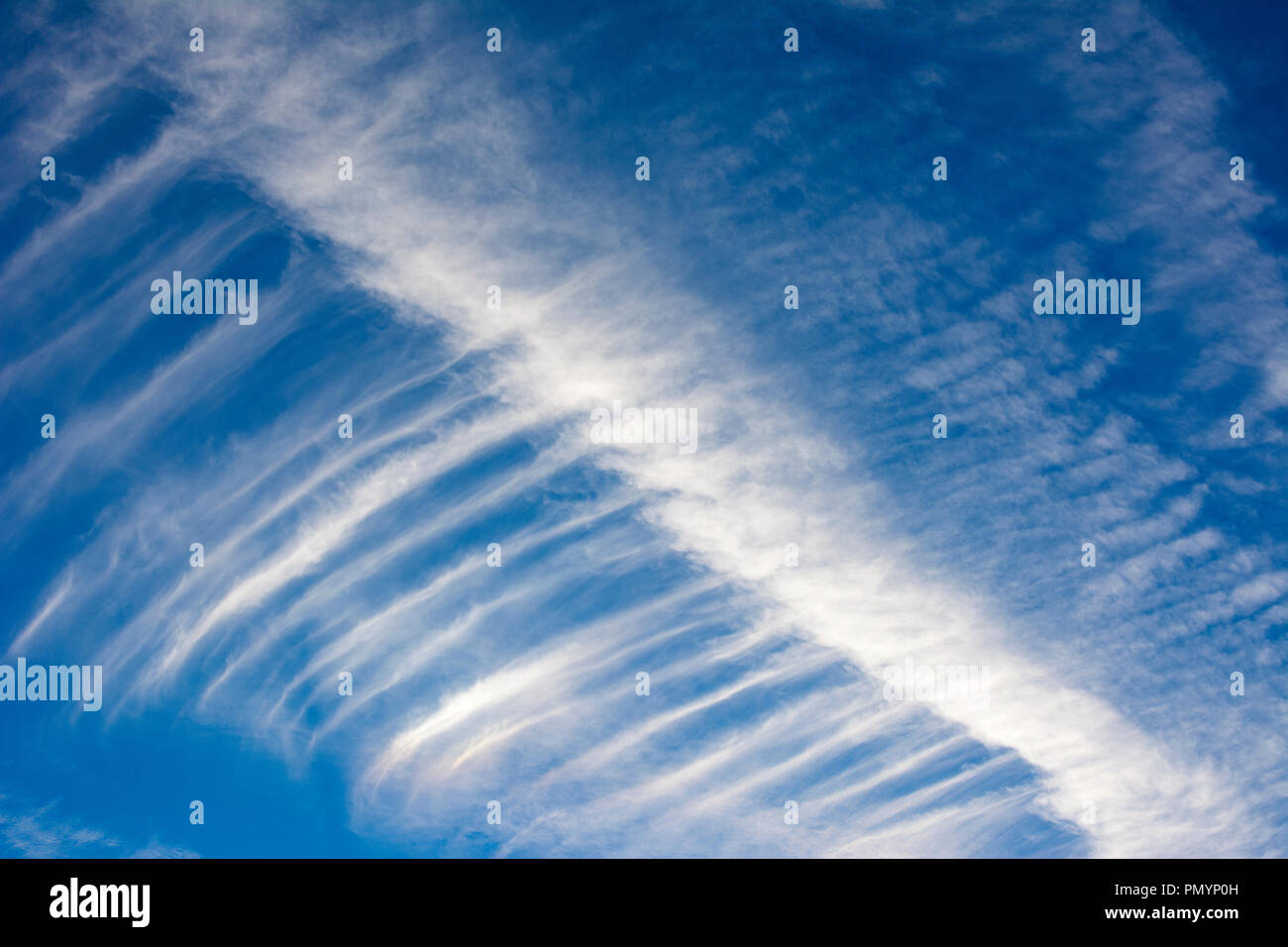 Cirrus cloud formation hi-res stock photography and images - Alamy