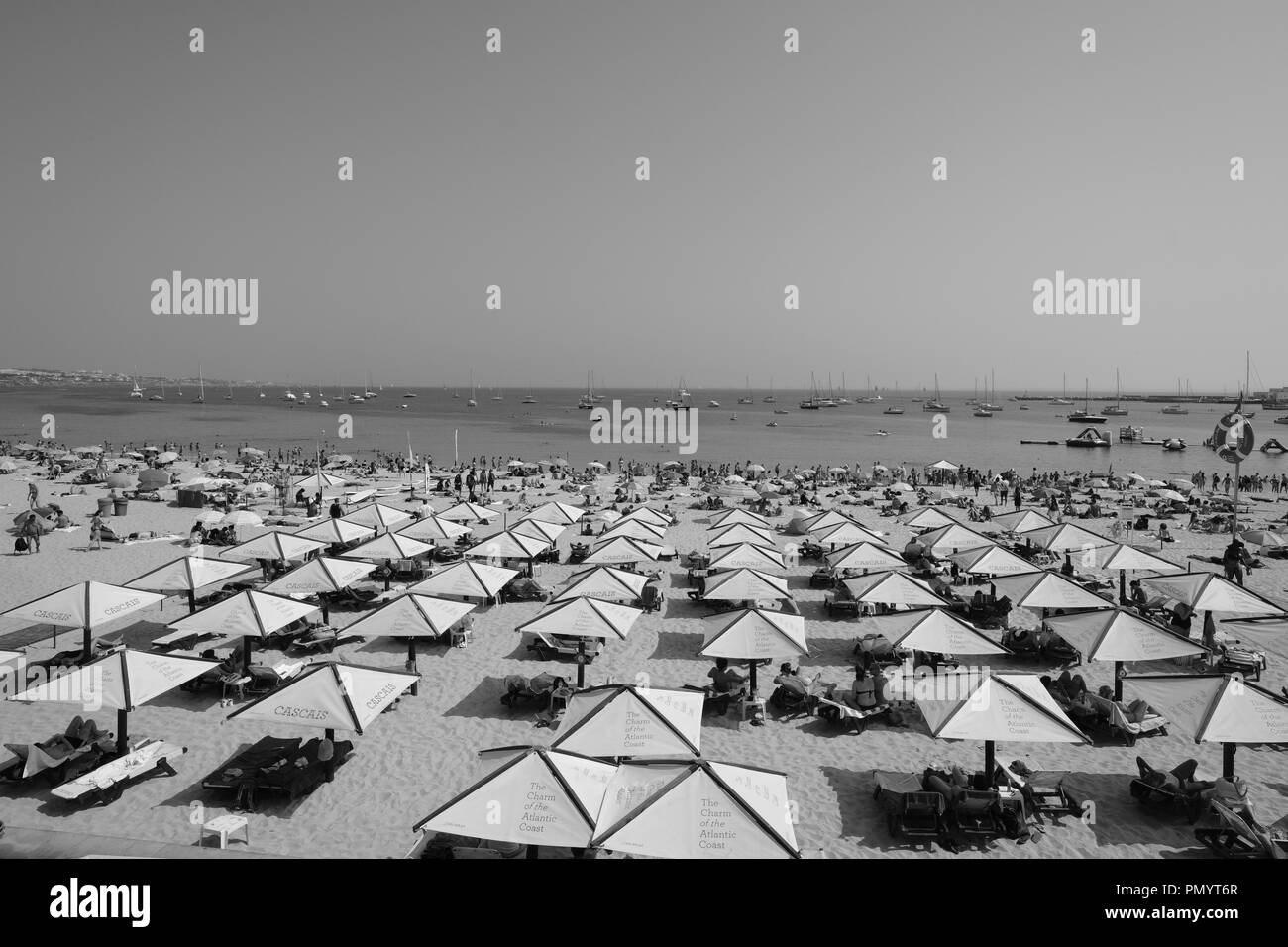 Full bathing beach Black and White Stock Photos & Images - Alamy