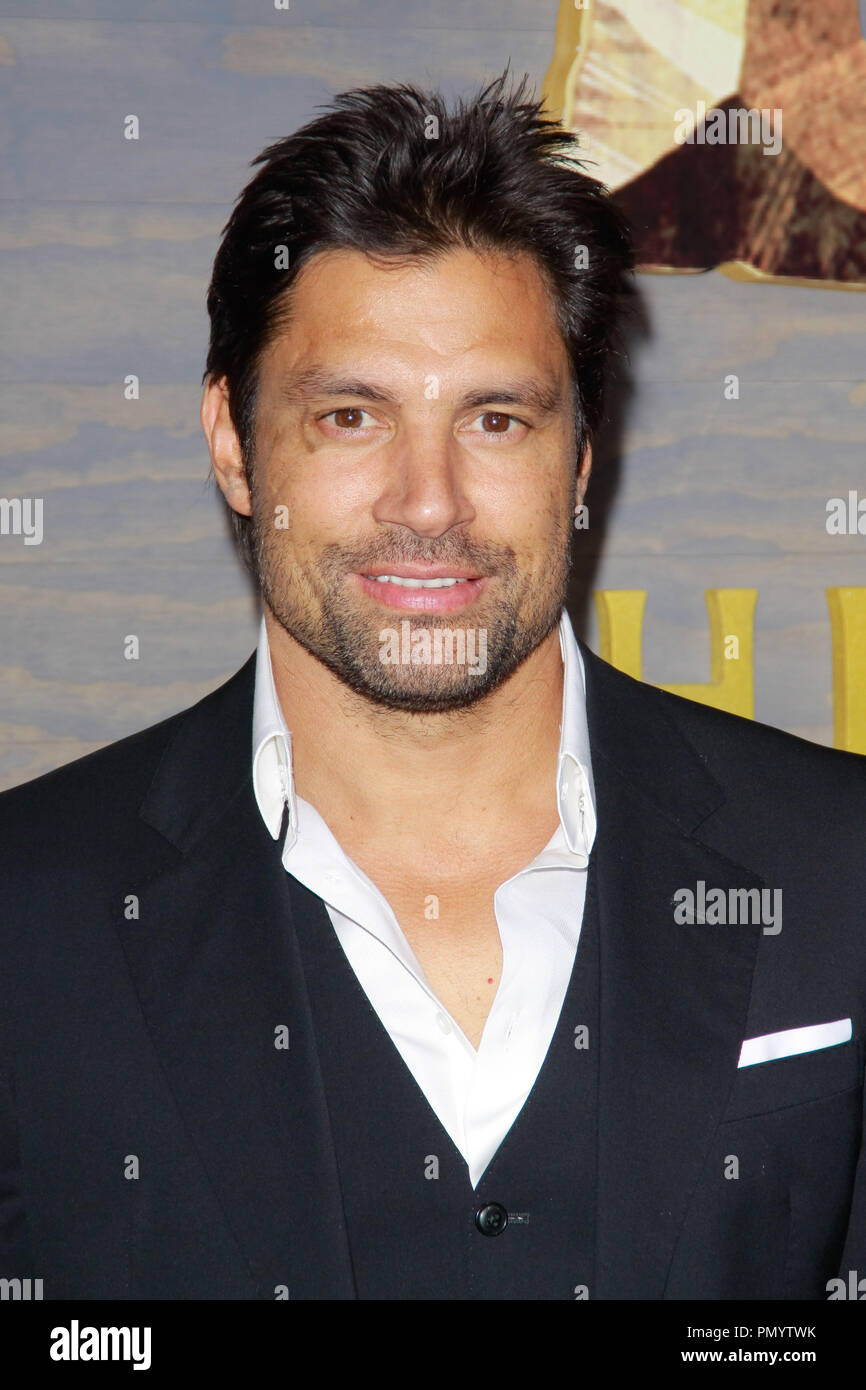 Manu Bennett at the Premiere of New Line Cinema, Metro Goldwyn Mayer ...