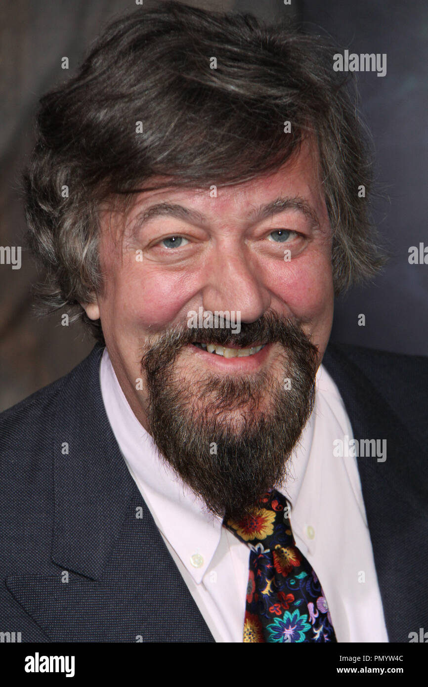 Stephen Fry 12/02/2013 Los Angeles Premiere of "The Hobbit: The ...