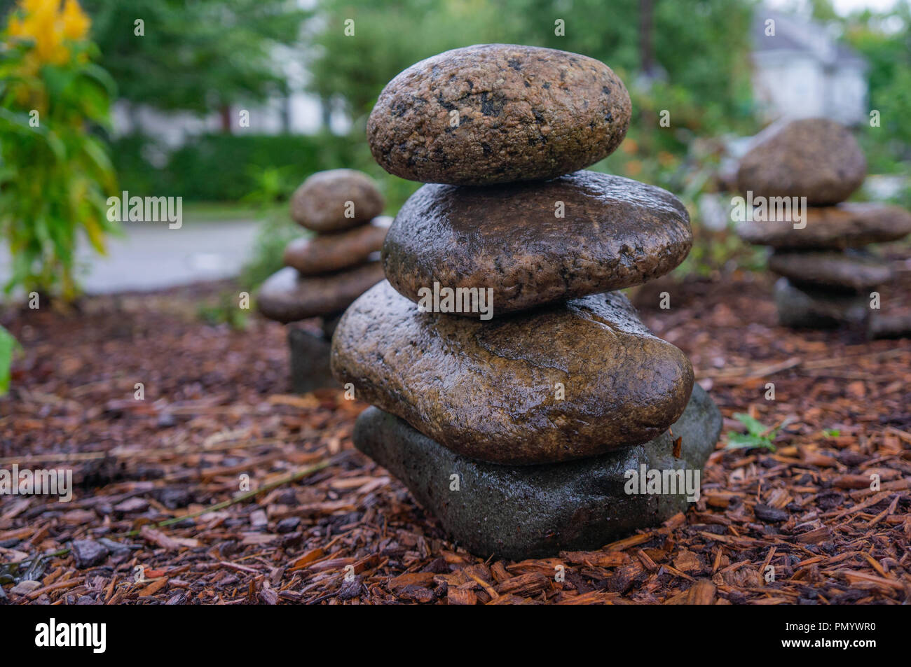 Rock statues hi-res stock photography and images - Alamy