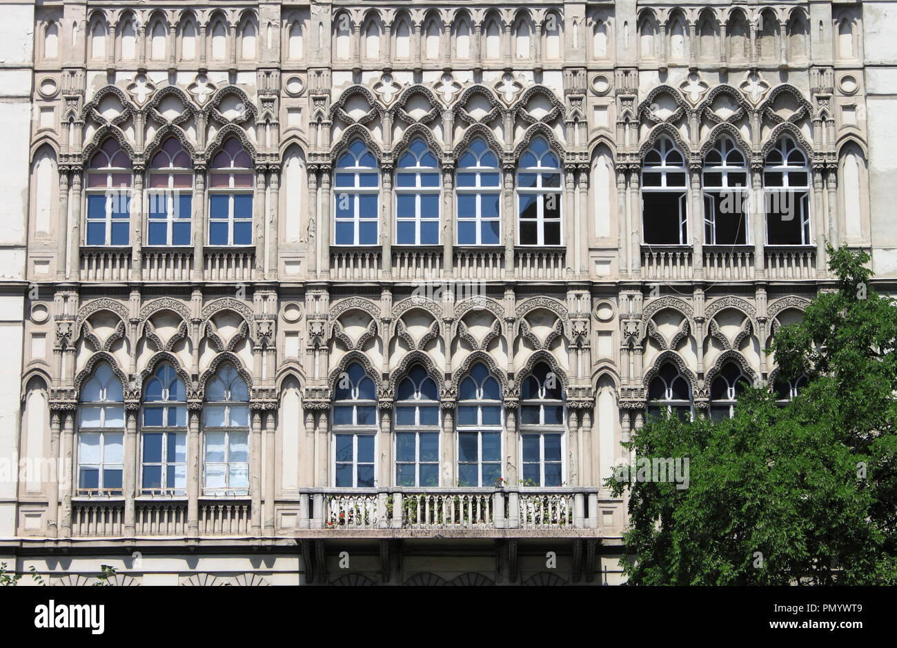 Arched window in attic hi-res stock photography and images - Alamy