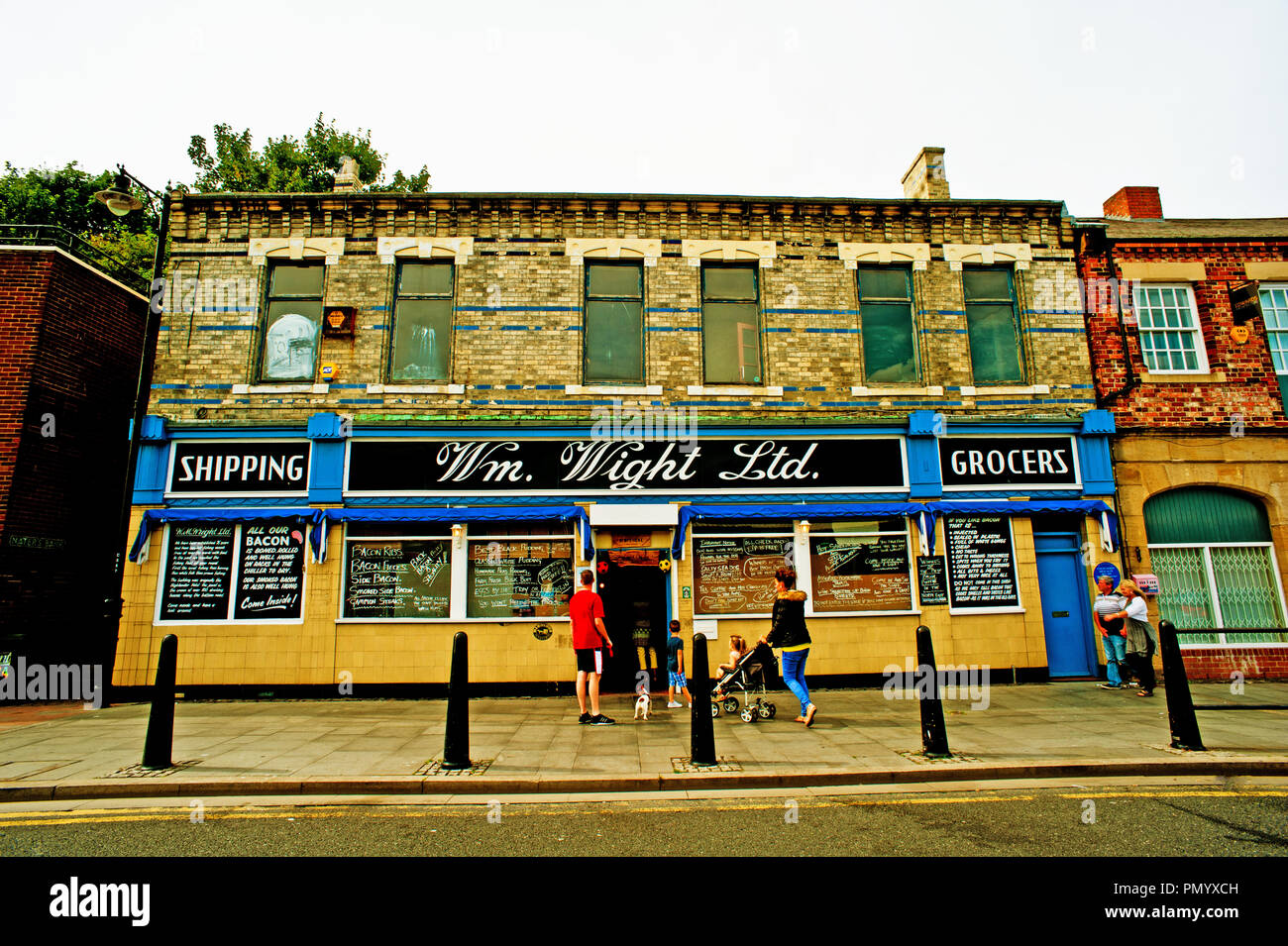 Grocers store hi-res stock photography and images - Alamy