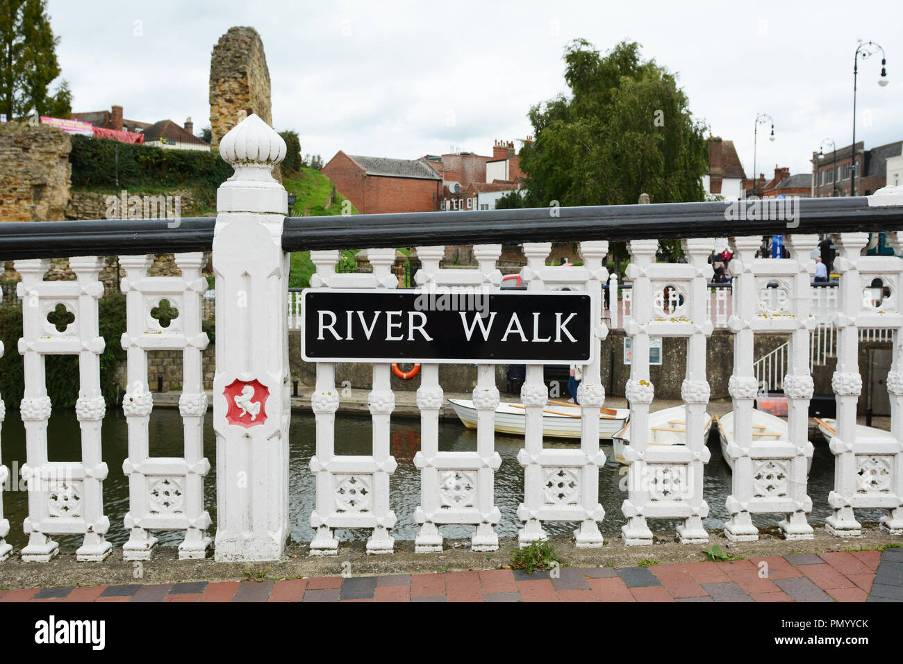 Tonbridge sign hi-res stock photography and images - Alamy