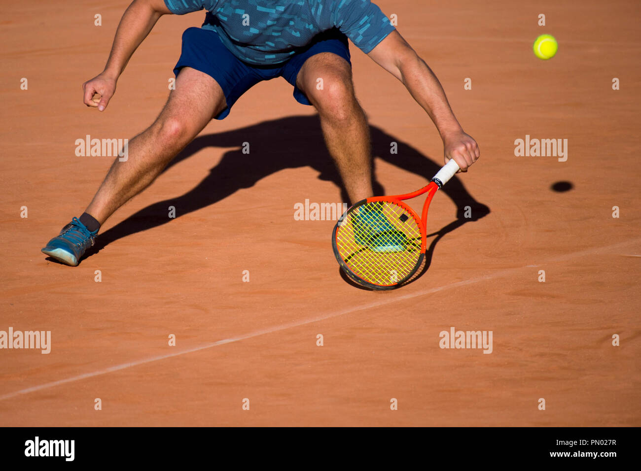 Tennis raquet strings hi-res stock photography and images - Alamy