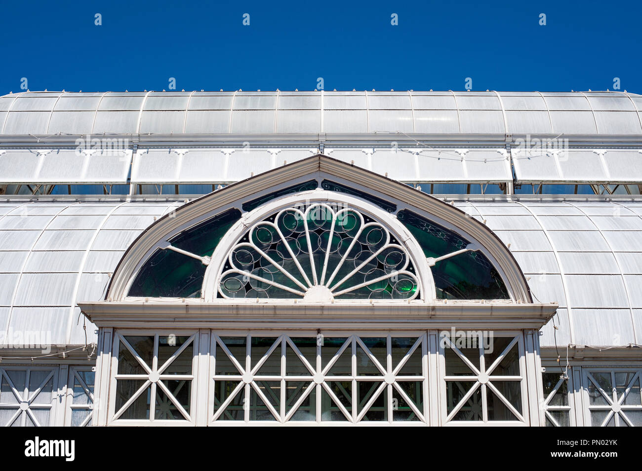 Conservatory metal frame hi-res stock photography and images - Alamy