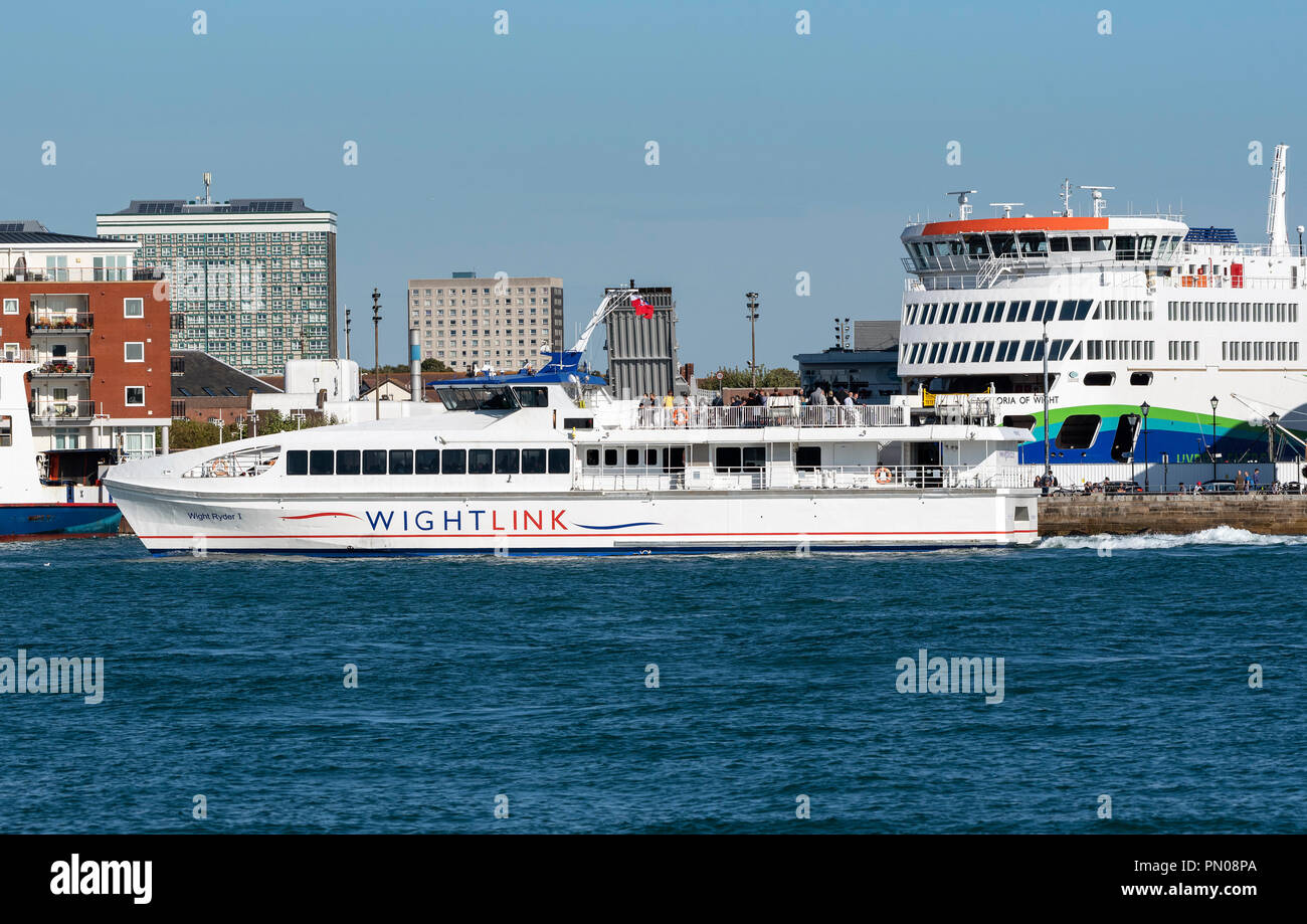 Isle of Wight fastferry Wight Rider 1 inbound Portsmouth Harbour ...