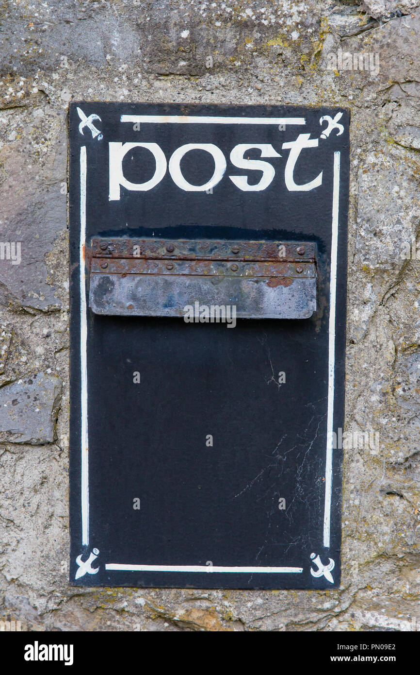 Letterboxe hi-res stock photography and images - Alamy