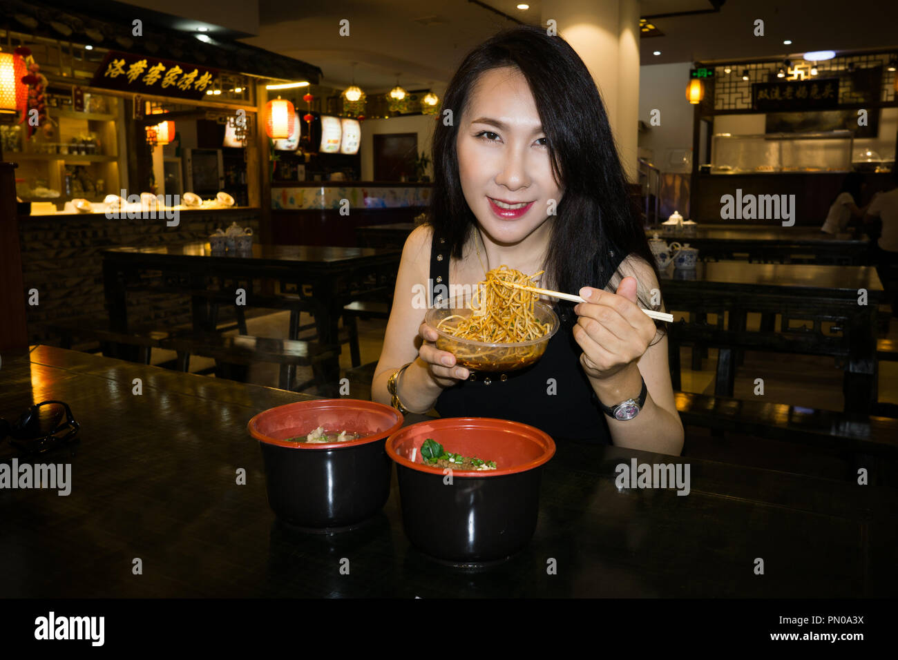 China town pretty chinese lady hi-res stock photography and images - Alamy