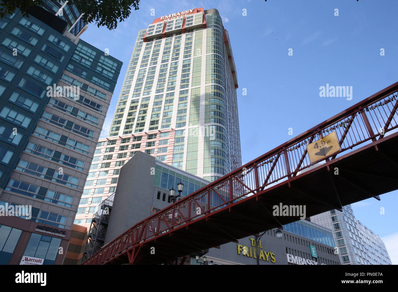 Niagara Falls Ontario Embassy Suits Lock bridge - Fall 2018 Stock Photo ...