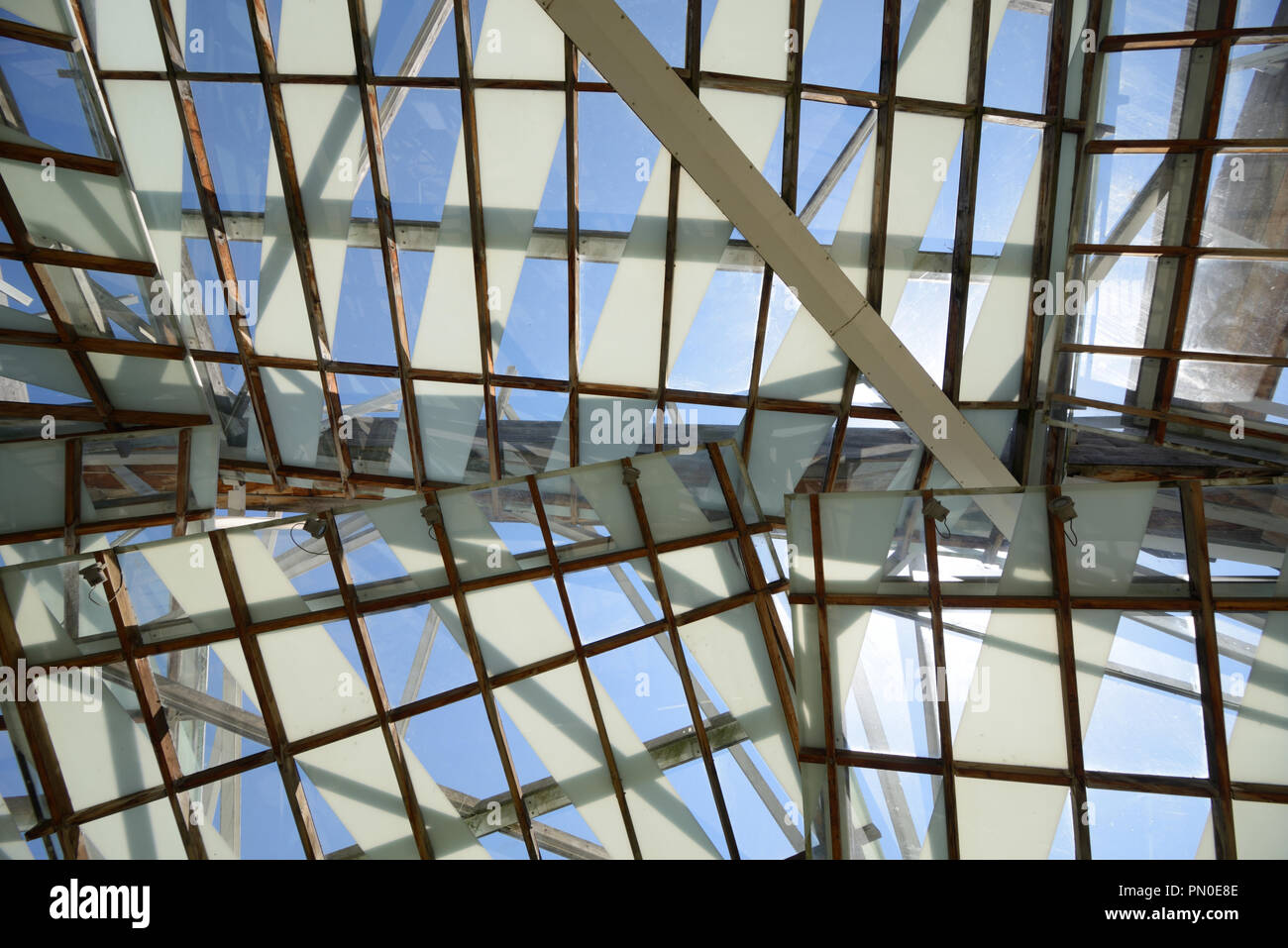 Pavilion theatre roof hi-res stock photography and images - Alamy