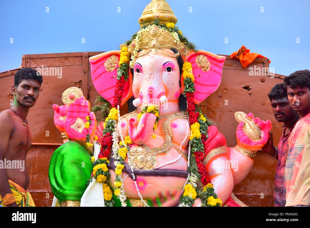 Elephant pooja hi-res stock photography and images - Alamy