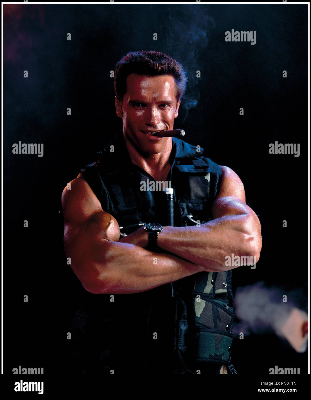 Arnold Schwarzenegger Commando Stock Photos & Arnold Schwarzenegger ...