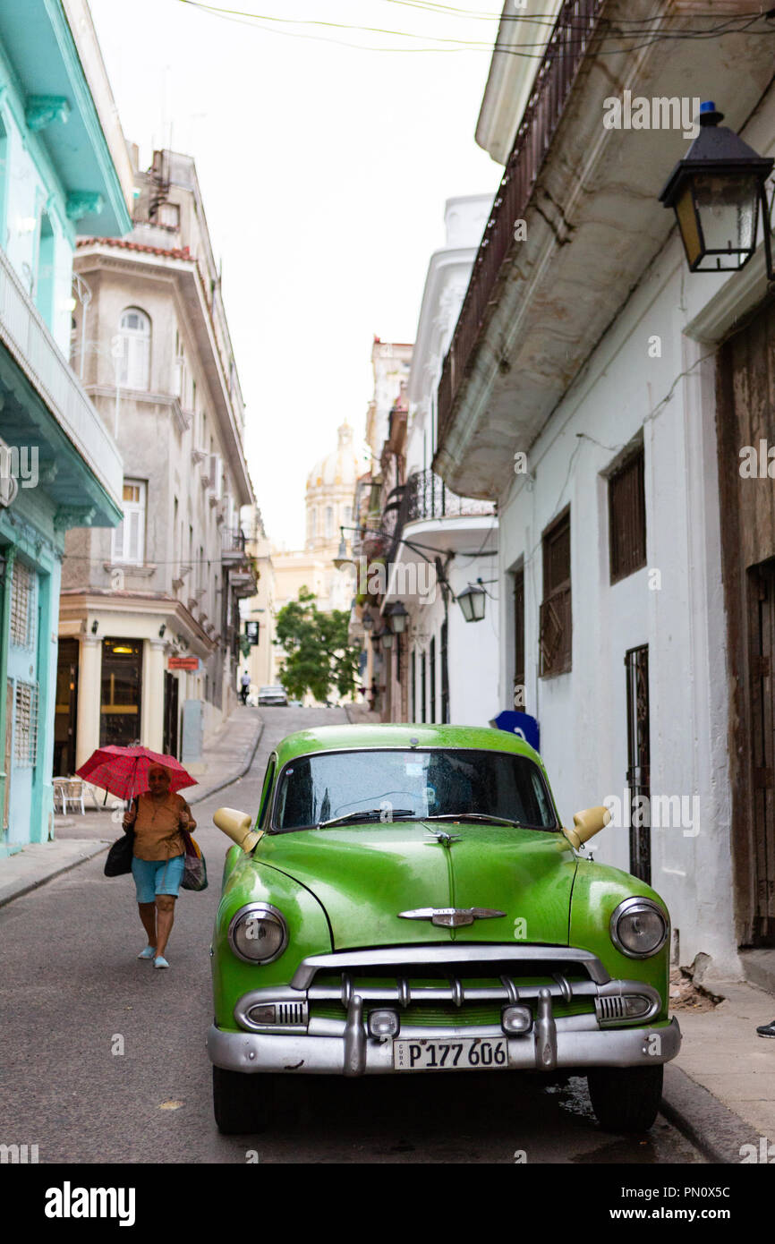 Street scene with classic car, Havana, Cuba Stock Photo - Alamy