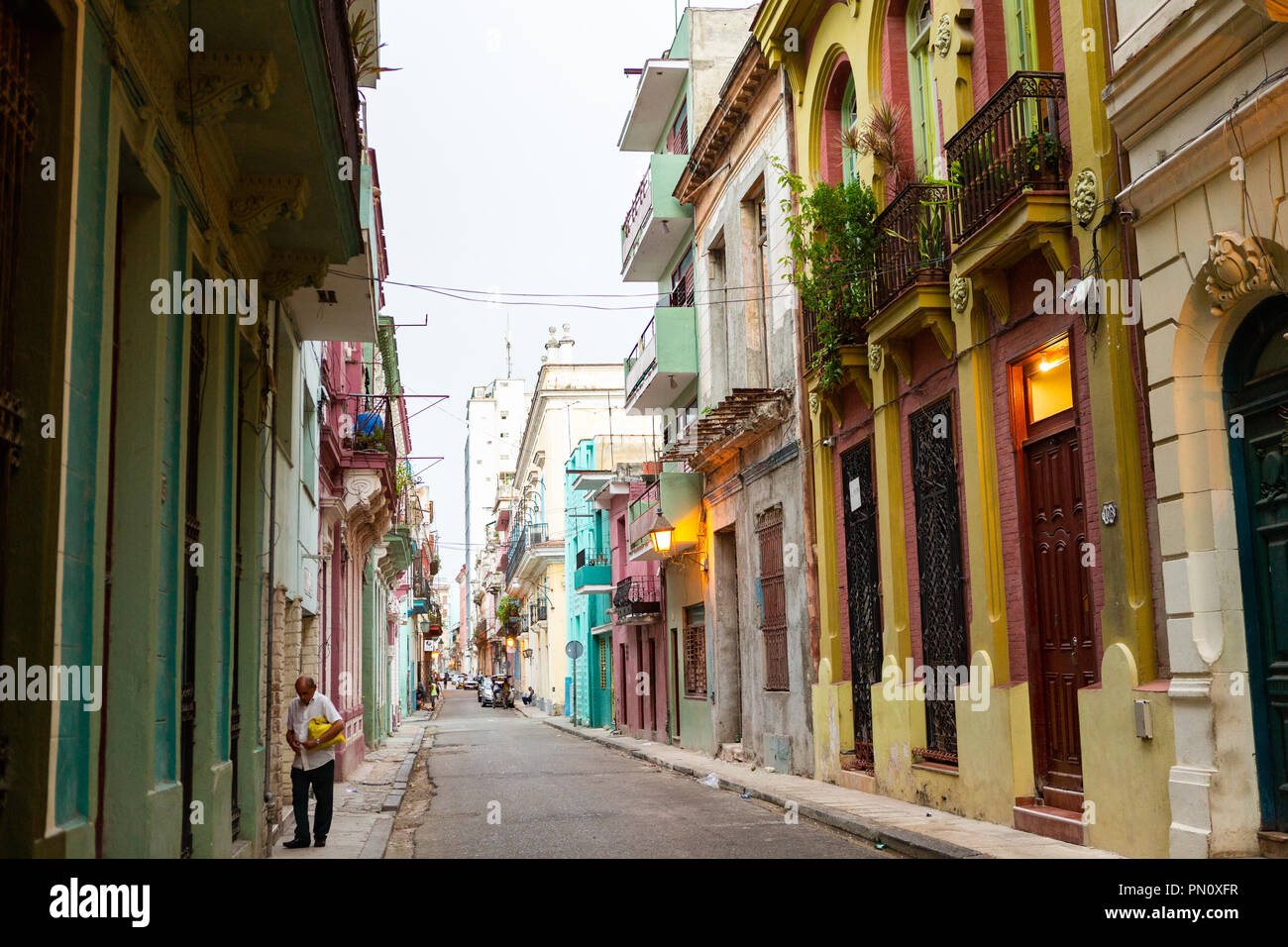 street scene, Havana, Cuba Stock Photo - Alamy