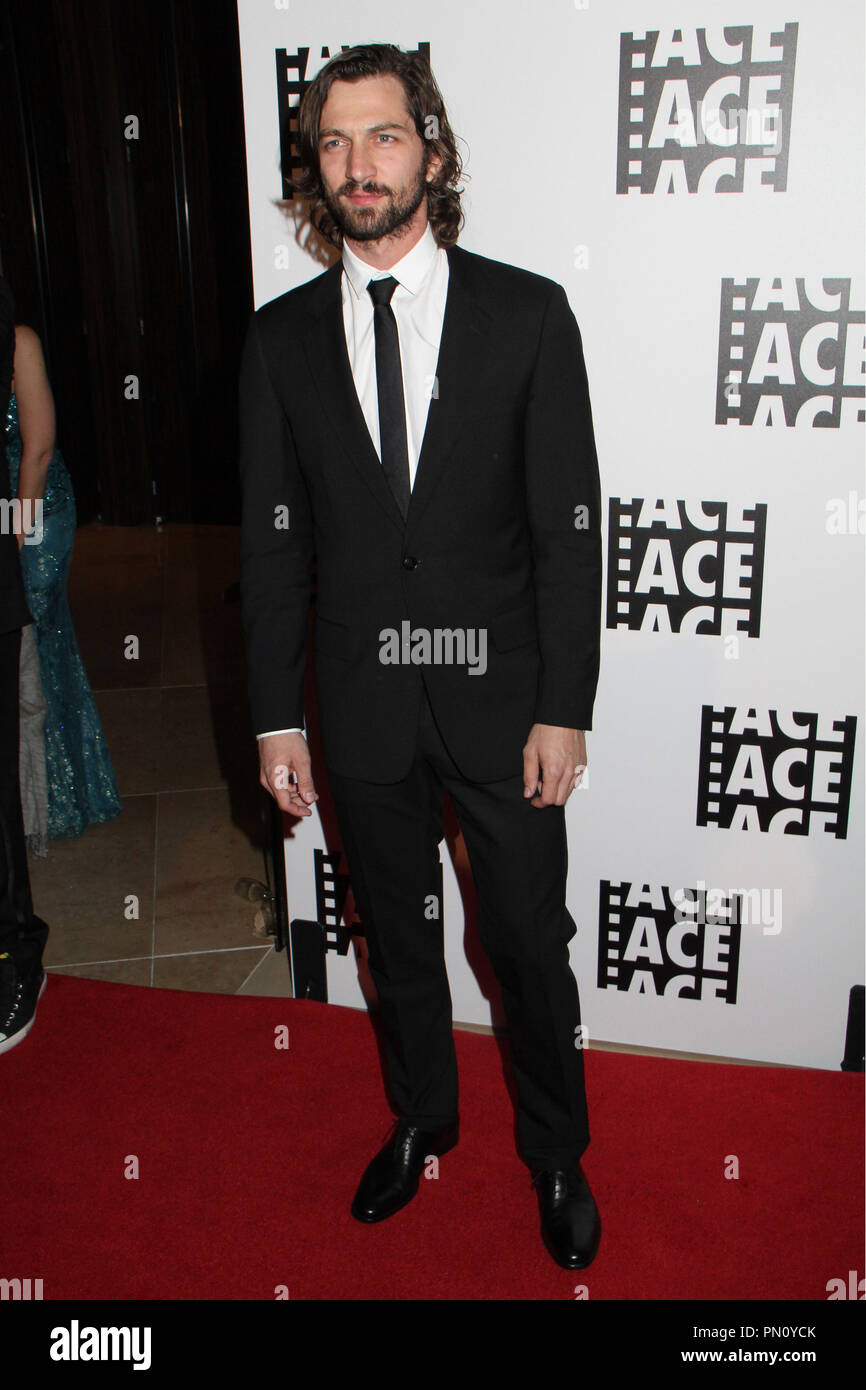 Michiel Huisman Body