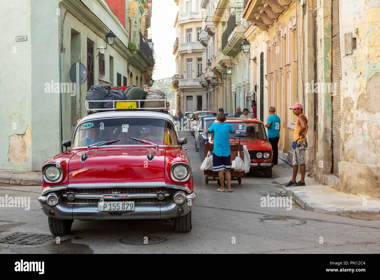 City scene with classic car, Havana, Cuba Stock Photo - Alamy