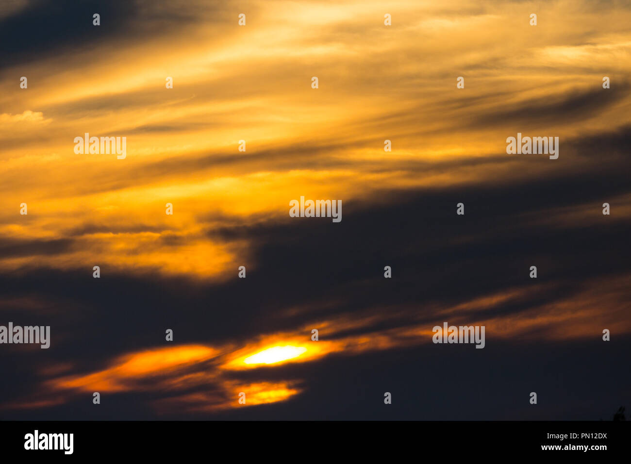 Orange sky with clouds hi-res stock photography and images - Alamy