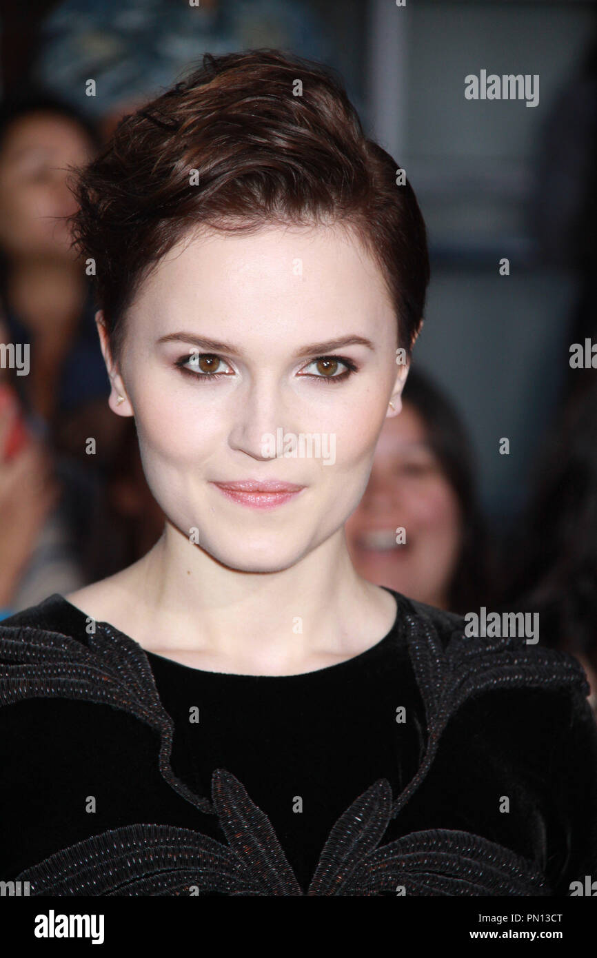 Veronica Roth 03/18/2014 The World Premiere of "Divergent" held at The ...