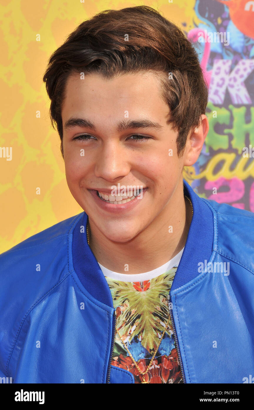 Austin Mahone 2022 Abs