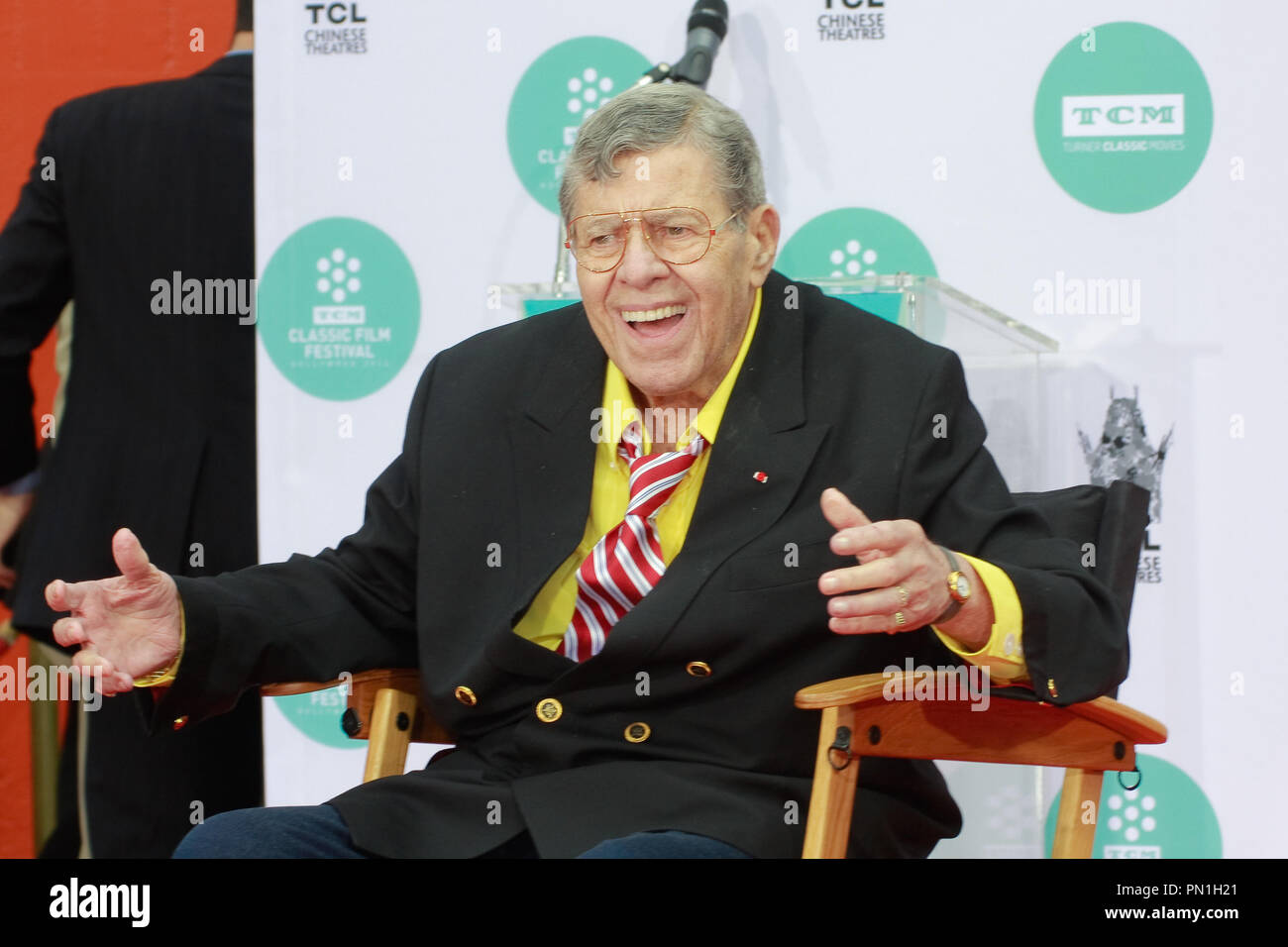 Jerry Lewis at his Handprint and Footprint Ceremony held at TCL Chinese ...