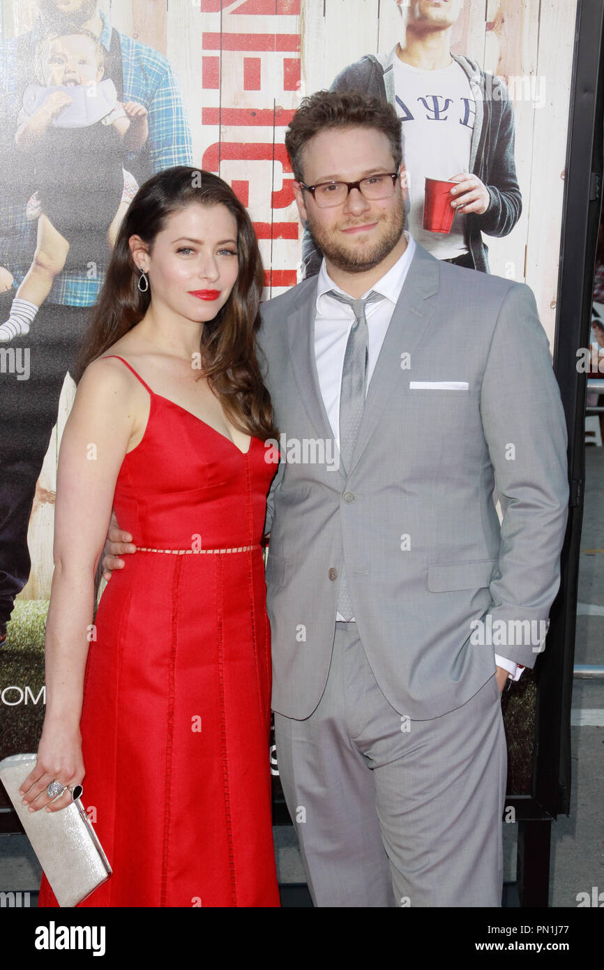 Seth Rogen and wife Lauren Miller at the Universal Pictures World ...