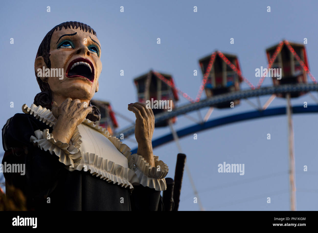 Haunted house amusement park hi-res stock photography and images - Alamy