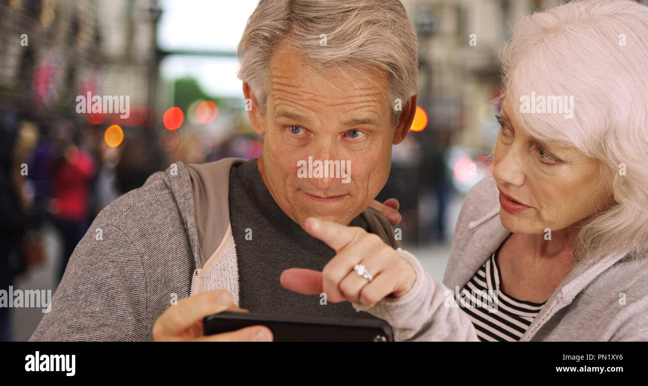 Men arguing outside hi-res stock photography and images - Alamy