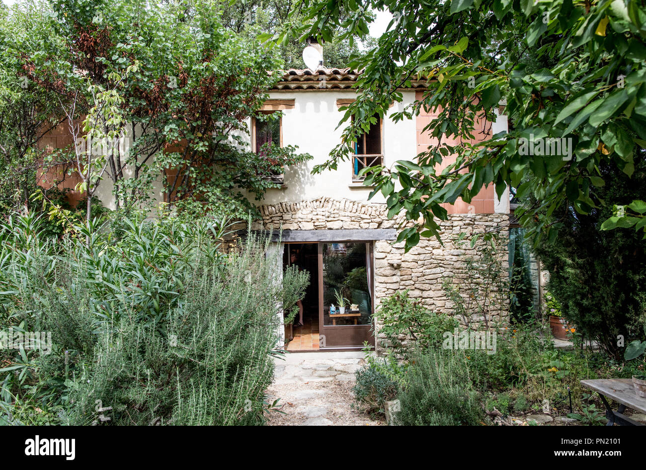 Traditional french house hi-res stock photography and images - Alamy