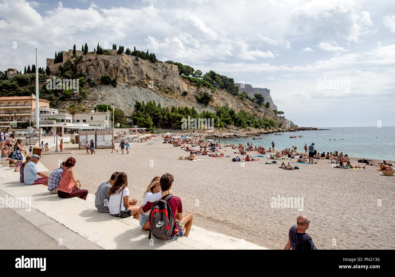 Cassis beach hi-res stock photography and images - Alamy