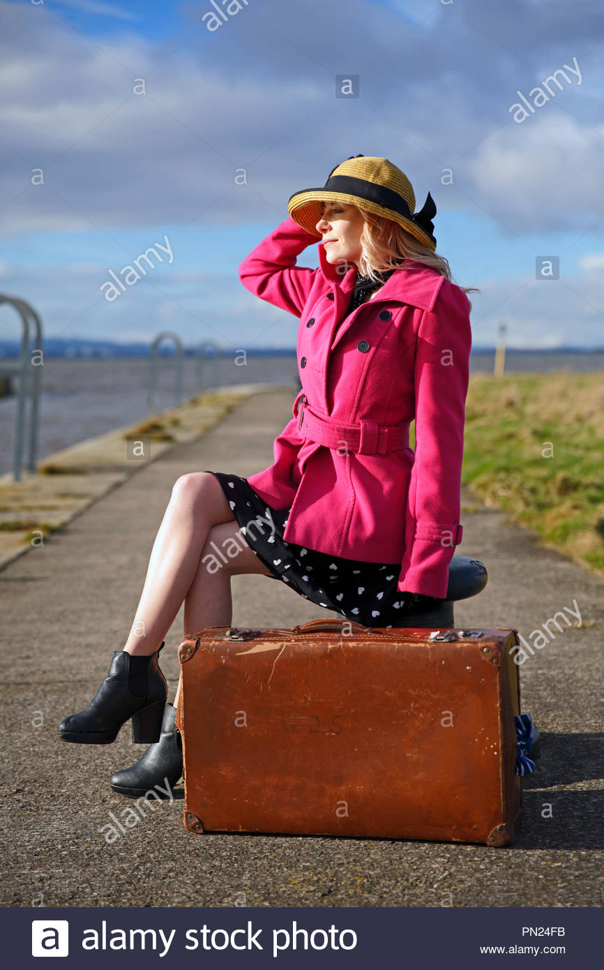 Smartly dressed woman hi-res stock photography and images - Alamy
