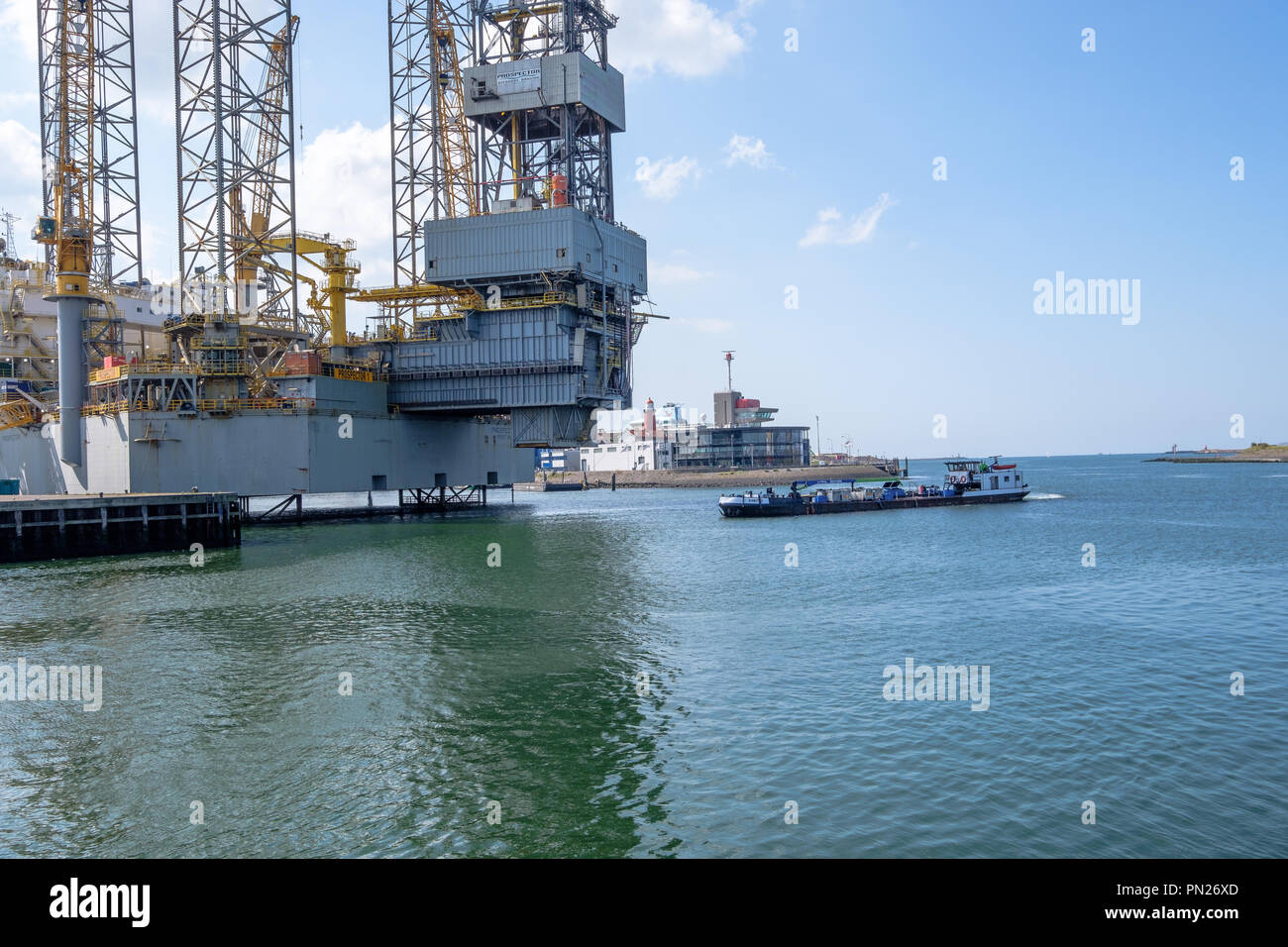Oil rig maintenance hi-res stock photography and images - Alamy