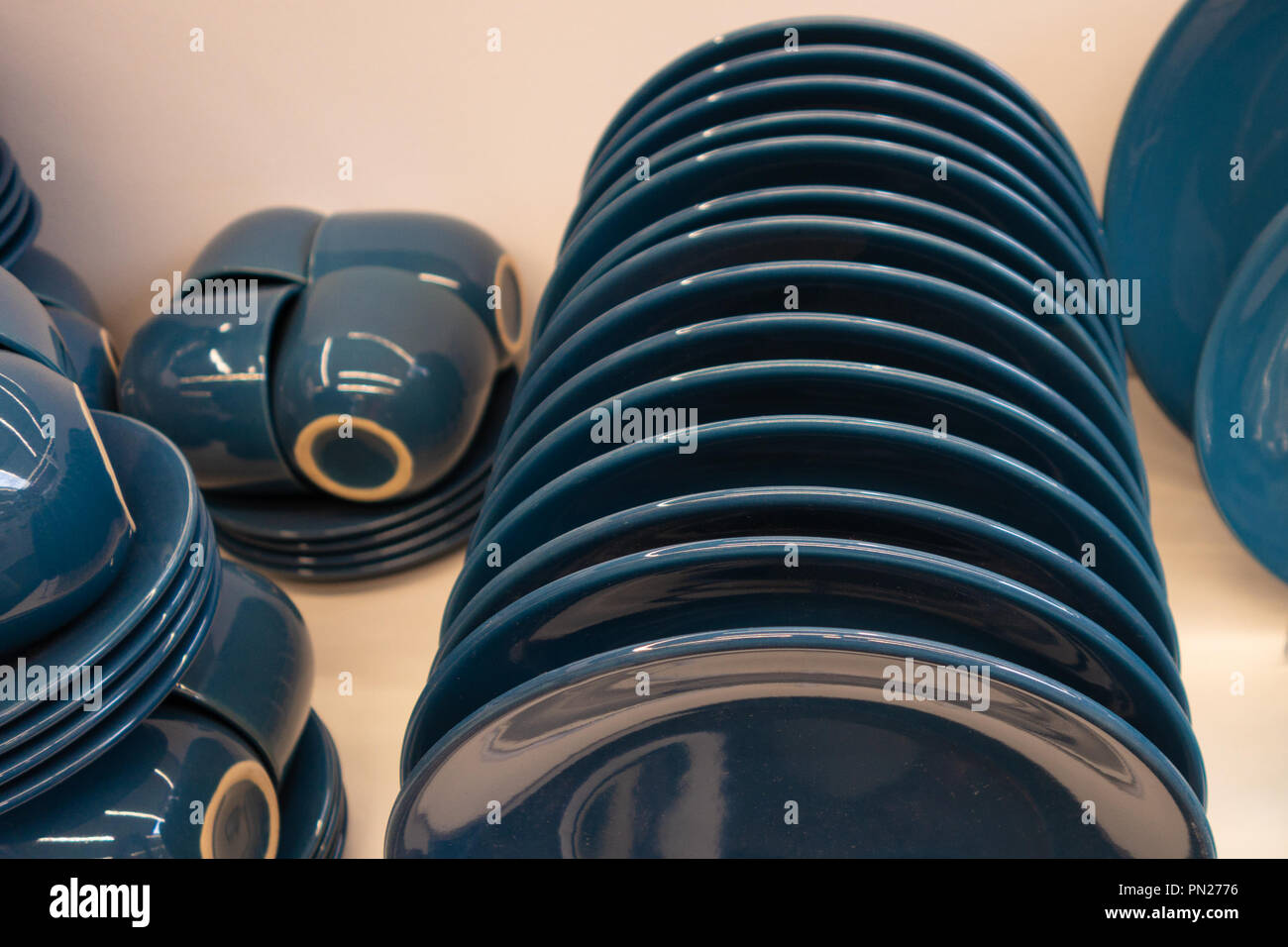 Brokencup hi-res stock photography and images - Alamy